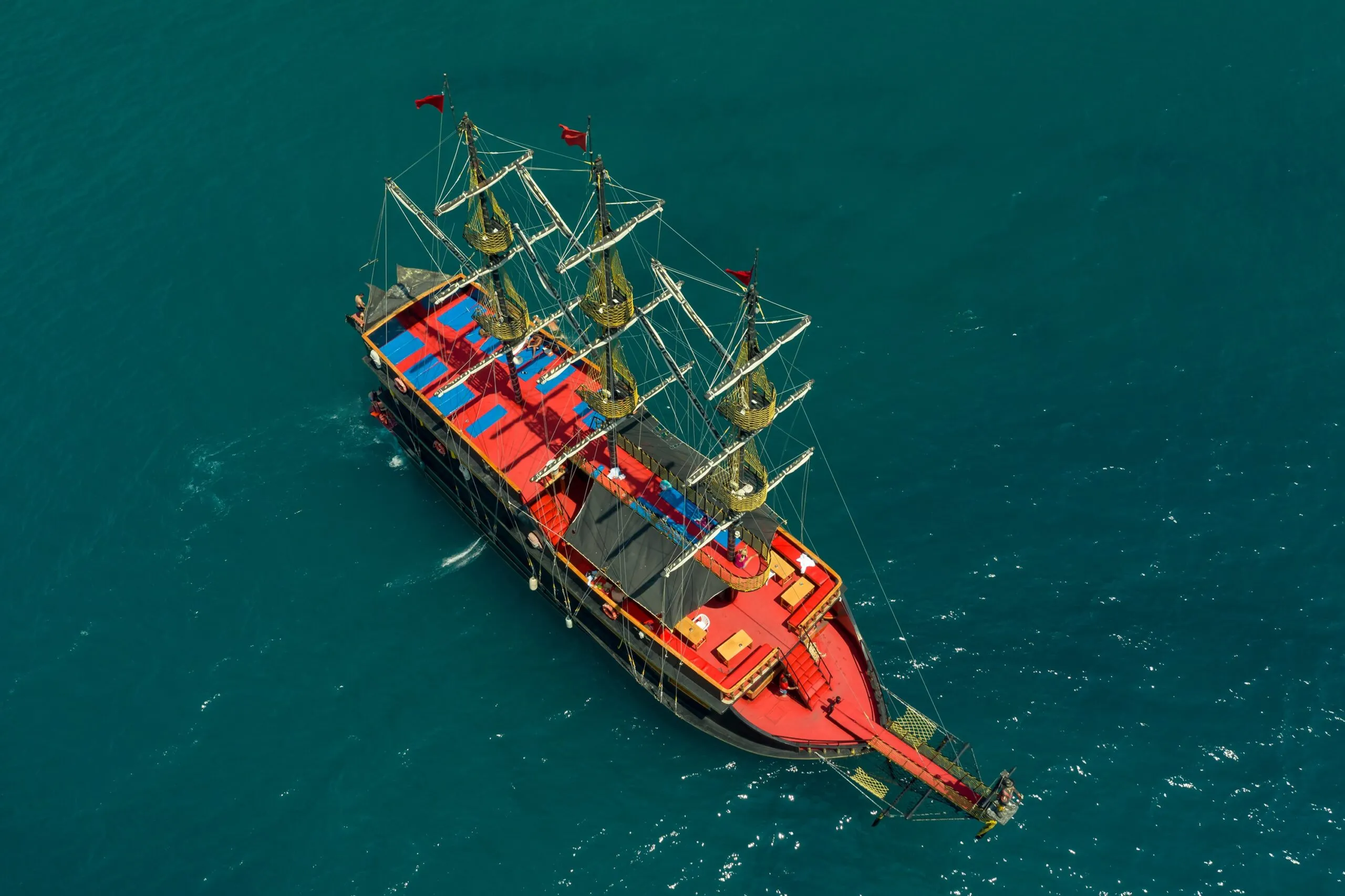 What is Liner and Tramp Shipping? - Tetalog Logistics